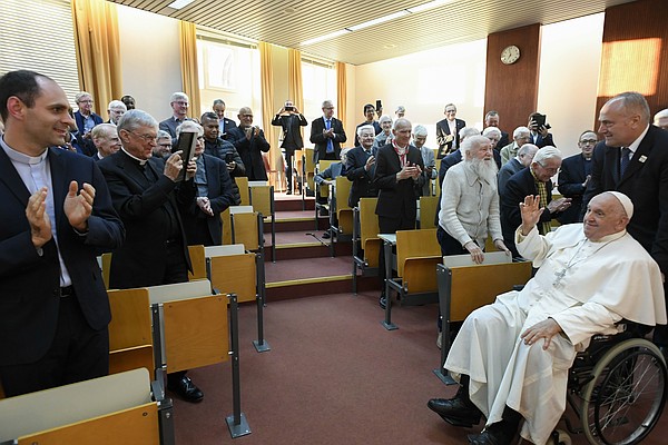 Pope Francis' Ignatian spirituality evident in 'seeing God in all ...