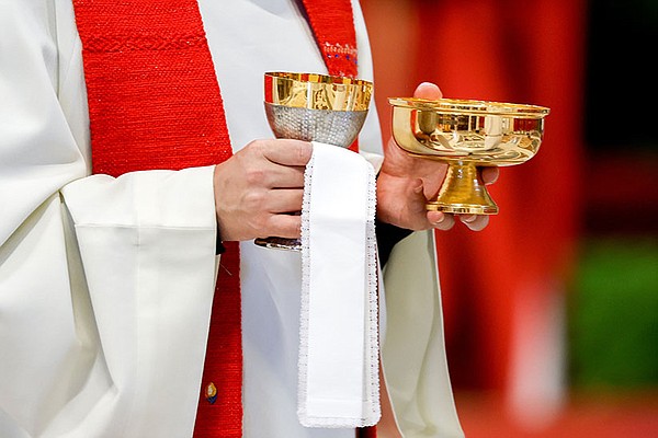 Charity is path to perfection when done for Jesus, Pope says ...